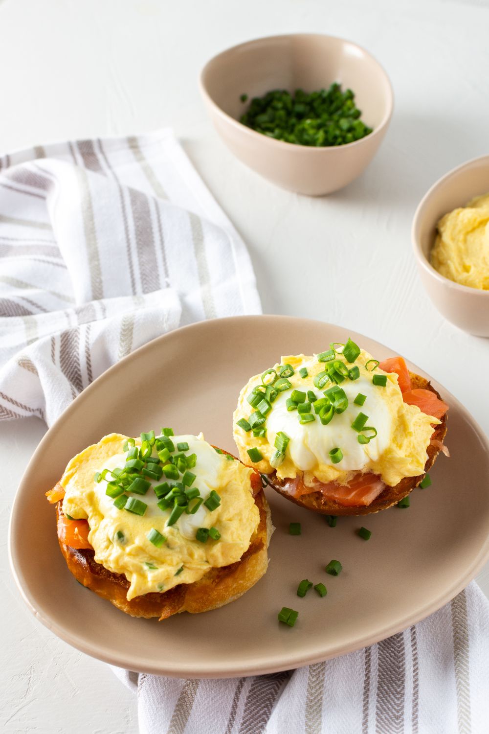 Bobby Flay Eggs Benedict - Baya Secret Recipes